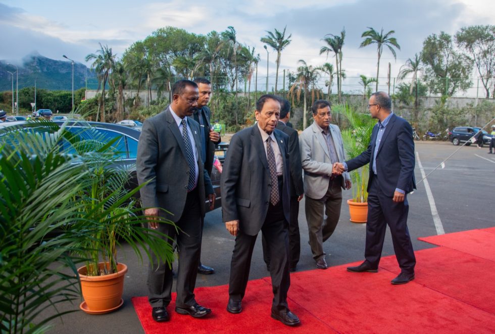 Cérémonie de pose de la première pierre d’Ebène Park - Metro Express ...